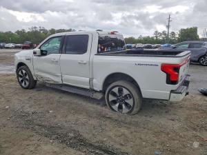 White Ford F-150 2023 in Kaunas, with an engine capacity of 0.00 L and mileage of 124 thousand km for 44300 €, photo 3 on AUTOMOTO.COM.LV