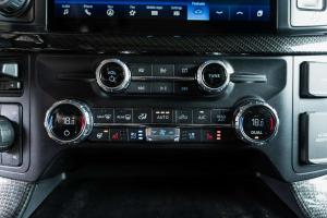 Balts Ford F-150 2023 Viļņa, ar dzinēja tilpumu 5.03 L un nobraukumu 59 tūkst. km par 139999 €, foto 34 vietnē AUTOMOTO.COM.LV