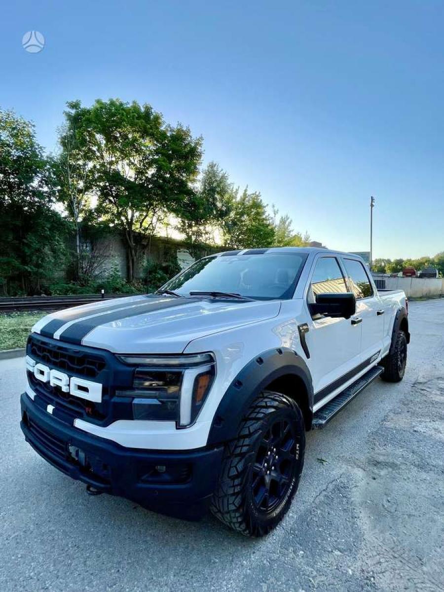 White Ford F-150 2024 in Kaunas, with an engine capacity of 5.00 L and mileage of 44 thousand km for 48000 €, photo 1 on AUTOMOTO.COM.LV