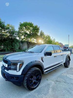 White Ford F-150 2024 in Kaunas, with an engine capacity of 5.00 L and mileage of 44 thousand km for 48000 €, photo 3 on AUTOMOTO.COM.LV