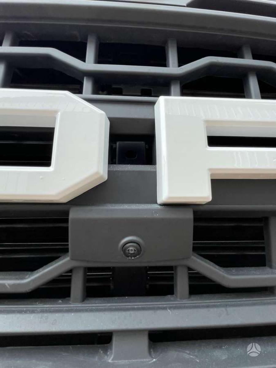 White Ford F-150 2024 in Kaunas, with an engine capacity of 5.00 L and mileage of 44 thousand km for 48000 €, photo 13 on AUTOMOTO.COM.LV