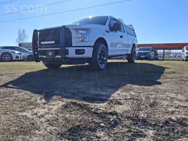 White Ford F-150 2015 in Daugavpils, with an engine capacity of 2.70 L and mileage of 130 thousand km for 27000 €, photo 2 on AUTOMOTO.COM.LV