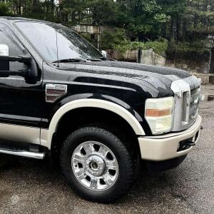 Melns Ford F-250 2008 Tallina, ar dzinēja tilpumu 6.40 L un nobraukumu 194 tūkst. km par 19999 €, foto 5 vietnē AUTOMOTO.COM.LV