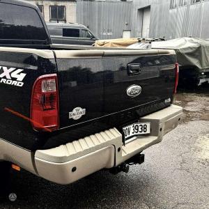 Melns Ford F-250 2008 Tallina, ar dzinēja tilpumu 6.40 L un nobraukumu 194 tūkst. km par 19999 €, foto 16 vietnē AUTOMOTO.COM.LV