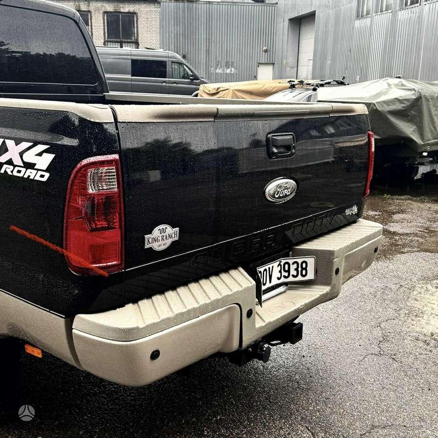 Melns Ford F-250 2008 Tallina, ar dzinēja tilpumu 6.40 L un nobraukumu 194 tūkst. km par 19999 €, foto 16 vietnē AUTOMOTO.COM.LV