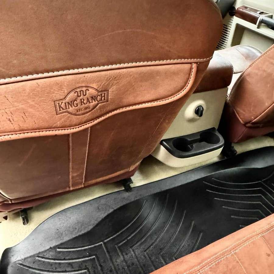 Melns Ford F-250 2008 Tallina, ar dzinēja tilpumu 6.40 L un nobraukumu 194 tūkst. km par 19999 €, foto 22 vietnē AUTOMOTO.COM.LV