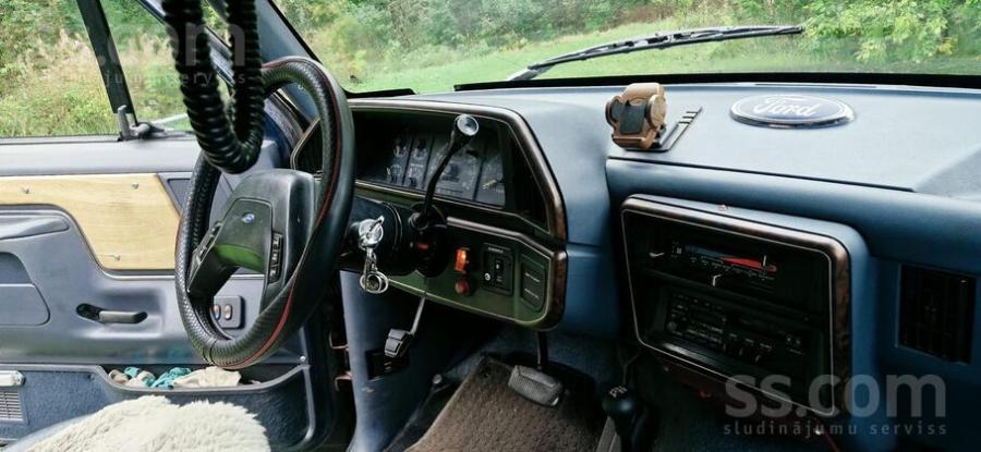Melns Ford F-350 1992 Ludza, ar dzinēja tilpumu 7.30 L un nobraukumu 320 tūkst. km par 12000 €, foto 7 vietnē AUTOMOTO.COM.LV