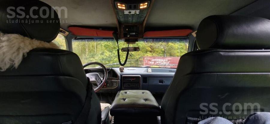 Melns Ford F-350 1992 Ludza, ar dzinēja tilpumu 7.30 L un nobraukumu 320 tūkst. km par 12000 €, foto 9 vietnē AUTOMOTO.COM.LV
