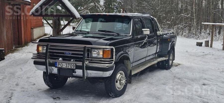 Melns Ford F-350 1992 Ludza, ar dzinēja tilpumu 7.30 L un nobraukumu 320 tūkst. km par 12000 €, foto 12 vietnē AUTOMOTO.COM.LV