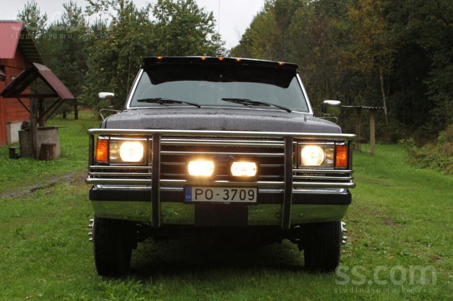 Melns Ford F-350 1992 Ludza, ar dzinēja tilpumu 7.30 L un nobraukumu 320 tūkst. km par 12000 €, foto 20 vietnē AUTOMOTO.COM.LV
