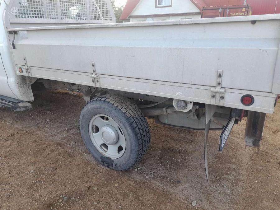 Balts Ford F-350 2006 Viļņa, ar dzinēja tilpumu 5.40 L un nobraukumu 90 tūkst. km par 9000 €, foto 7 vietnē AUTOMOTO.COM.LV