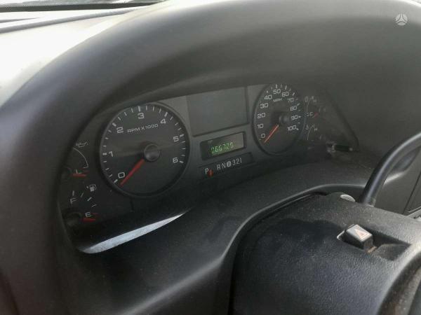 Balts Ford F-350 2006 Viļņa, ar dzinēja tilpumu 5.40 L un nobraukumu 90 tūkst. km par 9000 €, foto 8 vietnē AUTOMOTO.COM.LV