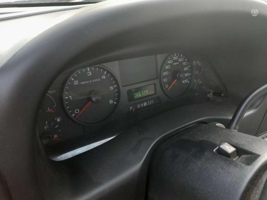 Balts Ford F-350 2006 Viļņa, ar dzinēja tilpumu 5.40 L un nobraukumu 90 tūkst. km par 9000 €, foto 9 vietnē AUTOMOTO.COM.LV