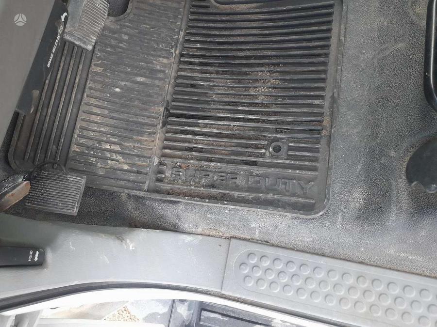 Balts Ford F-350 2006 Viļņa, ar dzinēja tilpumu 5.40 L un nobraukumu 90 tūkst. km par 9000 €, foto 10 vietnē AUTOMOTO.COM.LV