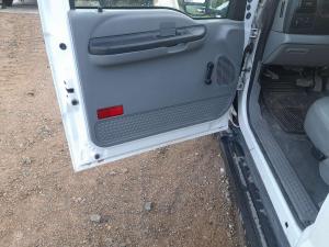 Balts Ford F-350 2006 Viļņa, ar dzinēja tilpumu 5.40 L un nobraukumu 90 tūkst. km par 9000 €, foto 11 vietnē AUTOMOTO.COM.LV