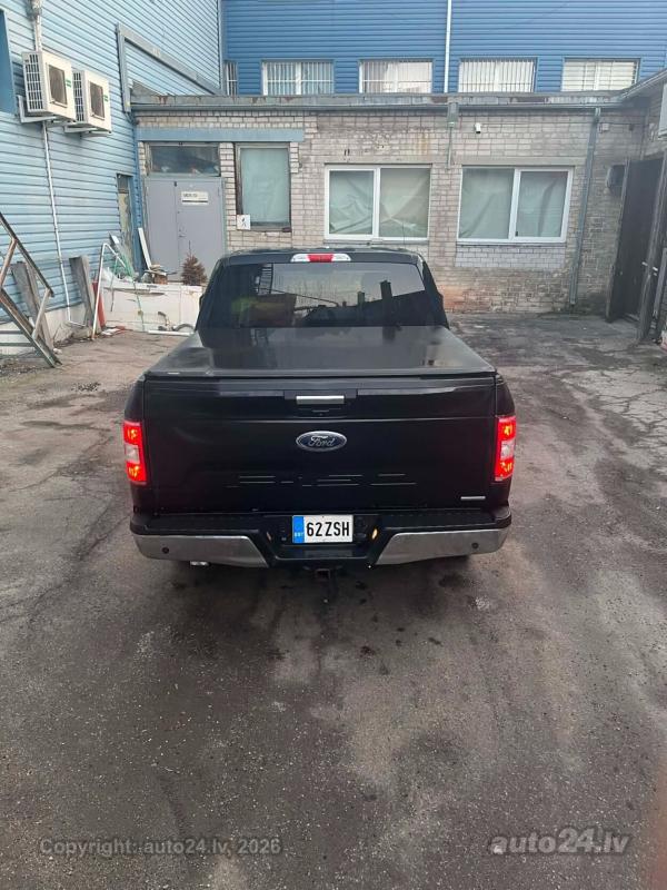 Black Ford F-Series 2018 in Tallinn, with an engine capacity of 3.50 L and mileage of 320 thousand km for 24000 €, photo 8 on AUTOMOTO.COM.LV