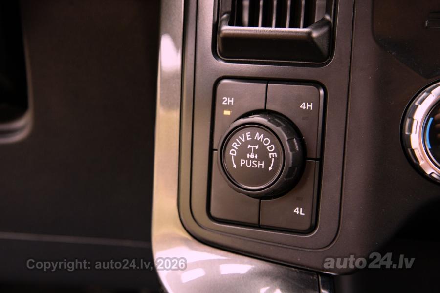 Black Ford F-Series 2022 in Riga, with an engine capacity of 3.50 L and mileage of 25 thousand km for 45000 €, photo 19 on AUTOMOTO.COM.LV