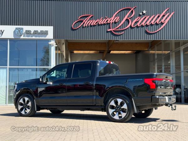 Melns Ford F-Series 2023 Tallina, ar dzinēja tilpumu 0.00 L un nobraukumu 35 tūkst. km par 85900 €, foto 6 vietnē AUTOMOTO.COM.LV