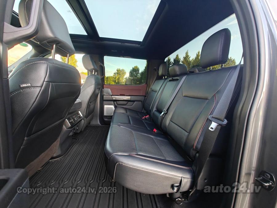Pelēks Ford F-Series 2024 Paide, ar dzinēja tilpumu 5.00 L un nobraukumu 47 tūkst. km par 74900 €, foto 12 vietnē AUTOMOTO.COM.LV