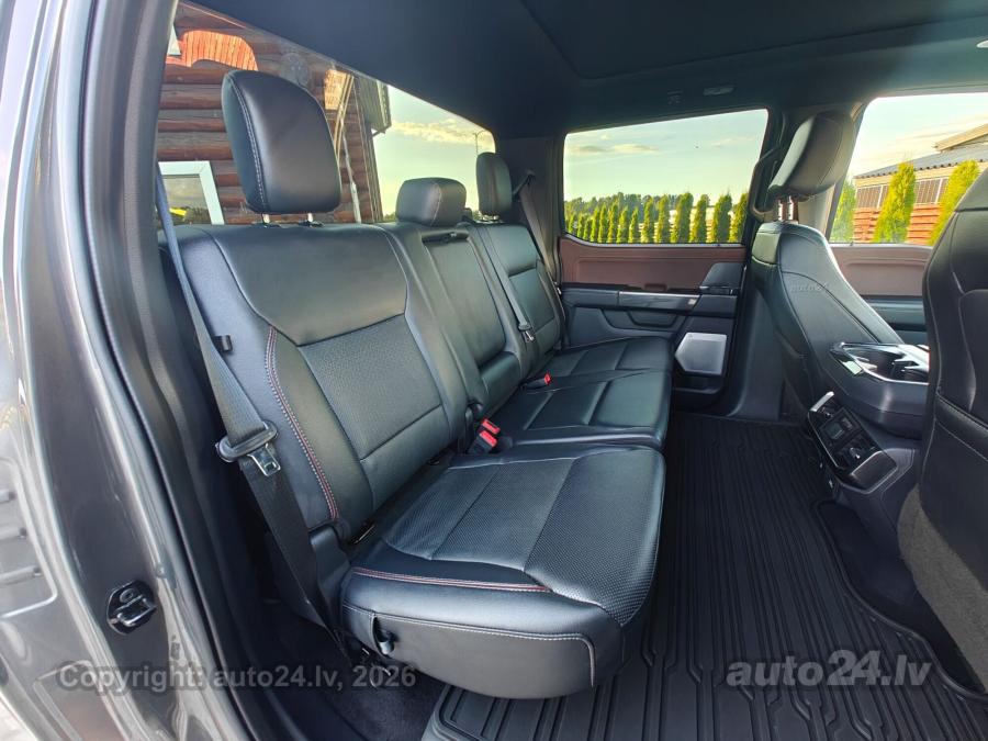 Pelēks Ford F-Series 2024 Paide, ar dzinēja tilpumu 5.00 L un nobraukumu 47 tūkst. km par 74900 €, foto 13 vietnē AUTOMOTO.COM.LV