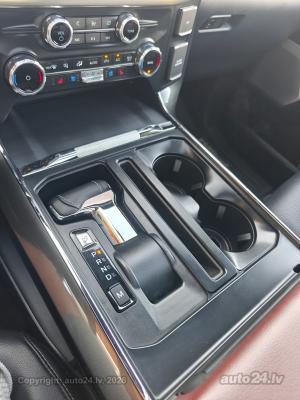 Pelēks Ford F-Series 2024 Paide, ar dzinēja tilpumu 5.00 L un nobraukumu 47 tūkst. km par 74900 €, foto 20 vietnē AUTOMOTO.COM.LV
