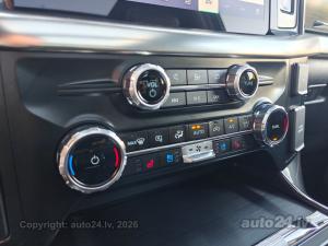Pelēks Ford F-Series 2024 Paide, ar dzinēja tilpumu 5.00 L un nobraukumu 47 tūkst. km par 74900 €, foto 26 vietnē AUTOMOTO.COM.LV