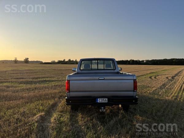 Pelēks Ford F150 1994 Aizkraukle, ar dzinēja tilpumu 5.00 L un nobraukumu 39 tūkst. km par 8700 €, foto 5 vietnē AUTOMOTO.COM.LV