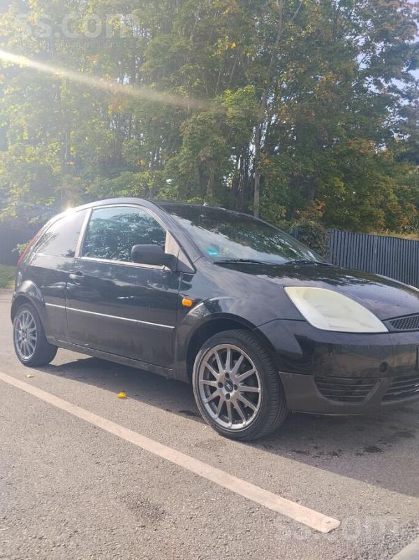 Melns Ford Fiesta 2004 Rēzekne, ar dzinēja tilpumu 1.40 L un nobraukumu 348 tūkst. km par 850 €, foto 5 vietnē AUTOMOTO.COM.LV
