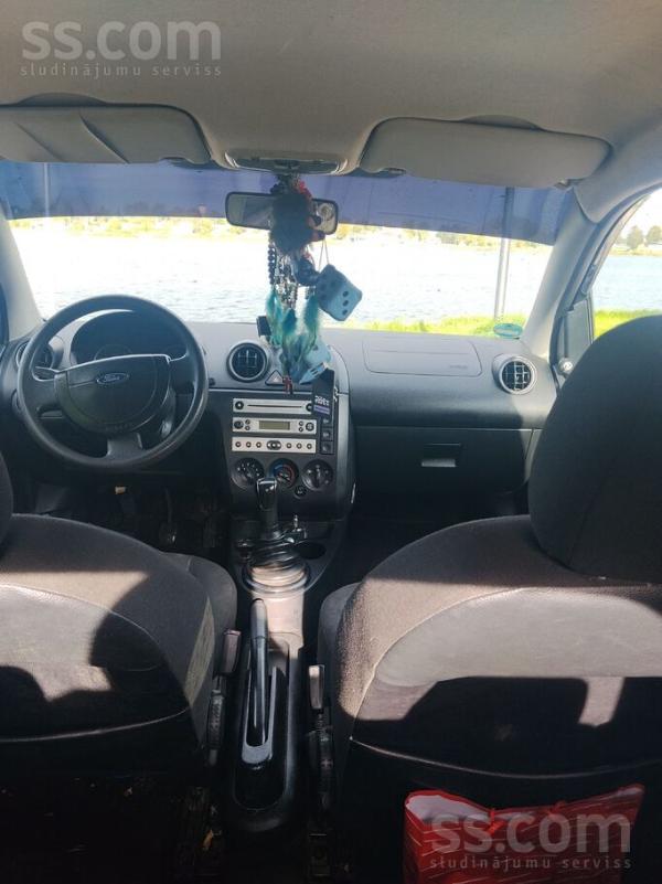 Melns Ford Fiesta 2004 Rēzekne, ar dzinēja tilpumu 1.40 L un nobraukumu 348 tūkst. km par 850 €, foto 6 vietnē AUTOMOTO.COM.LV
