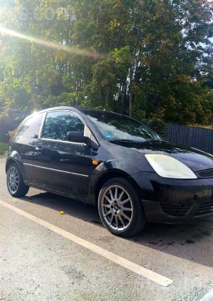 Black Ford Fiesta 2004 in Rezekne, with an engine capacity of 1.40 L and mileage of 348 thousand km for 850 €, photo  on AUTOMOTO.COM.LV