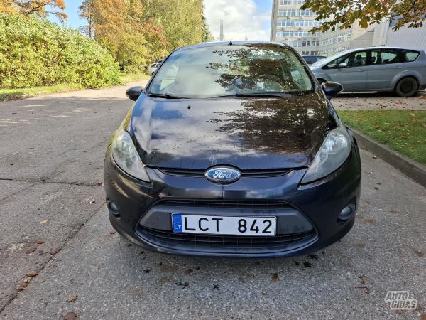 Black Ford Fiesta 2009 in Kaunas, with an engine capacity of 1.60 L and mileage of 342 thousand km for 1000 €, photo 1 on AUTOMOTO.COM.LV