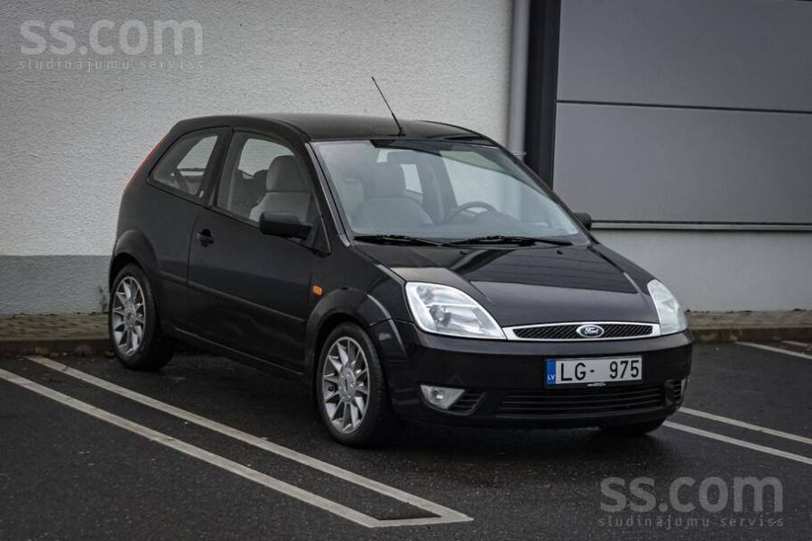 Black Ford Fiesta 2003 in Riga, with an engine capacity of 1.60 L and mileage of 0 thousand km for 1490 €, photo 3 on AUTOMOTO.COM.LV