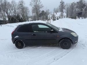 Black Ford Fiesta 2004 in Kaunas, with an engine capacity of 1.39 L and mileage of 225 thousand km for 360 €, photo 2 on AUTOMOTO.COM.LV