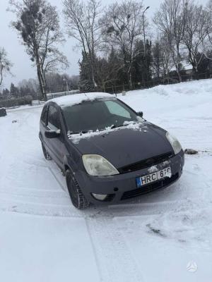 Black Ford Fiesta 2004 in Kaunas, with an engine capacity of 1.39 L and mileage of 225 thousand km for 360 €, photo 3 on AUTOMOTO.COM.LV