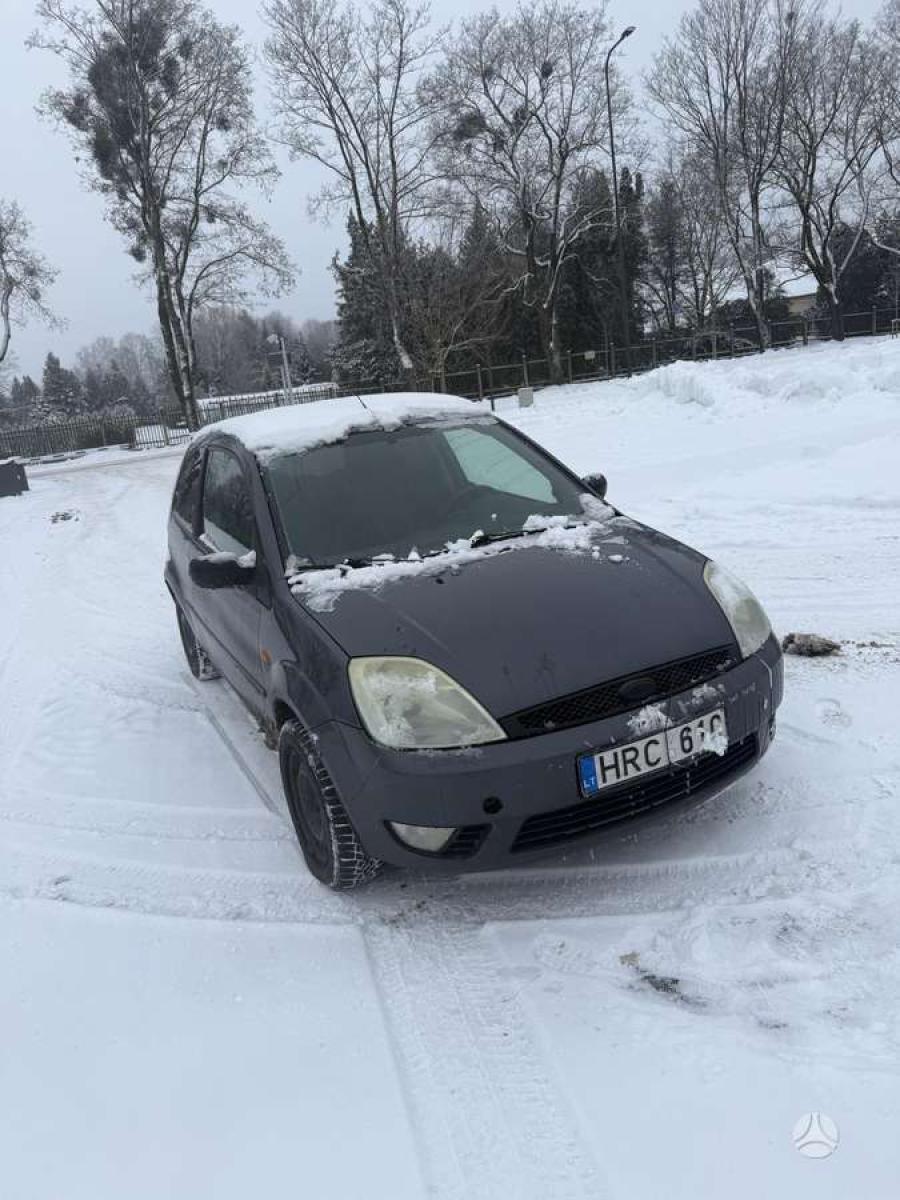 Black Ford Fiesta 2004 in Kaunas, with an engine capacity of 1.39 L and mileage of 225 thousand km for 360 €, photo 3 on AUTOMOTO.COM.LV