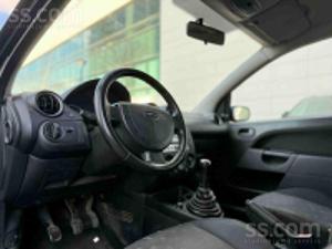 Black Ford Fiesta 2004 in Riga, with an engine capacity of 1.30 L and mileage of 0 thousand km for 1600 €, photo 3 on AUTOMOTO.COM.LV