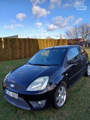 Black Ford Fiesta 2005 in Vilkaviskis, with an engine capacity of 1.60 L and mileage of 231 thousand km for 850 €, photo 2 on AUTOMOTO.COM.LV