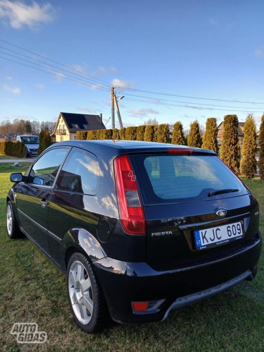 Black Ford Fiesta 2005 in Vilkaviskis, with an engine capacity of 1.60 L and mileage of 231 thousand km for 850 €, photo 3 on AUTOMOTO.COM.LV