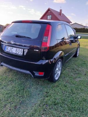 Black Ford Fiesta 2005 in Vilkaviskis, with an engine capacity of 1.60 L and mileage of 231 thousand km for 850 €, photo 4 on AUTOMOTO.COM.LV