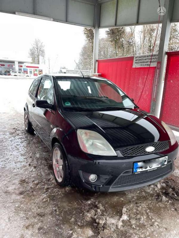Melns Ford Fiesta 2005 Ignalina, ar dzinēja tilpumu 1.60 L un nobraukumu 231 tūkst. km par 1600 €, foto 1 vietnē AUTOMOTO.COM.LV