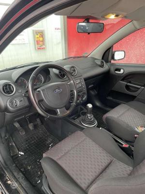 Melns Ford Fiesta 2005 Ignalina, ar dzinēja tilpumu 1.60 L un nobraukumu 231 tūkst. km par 1600 €, foto 6 vietnē AUTOMOTO.COM.LV