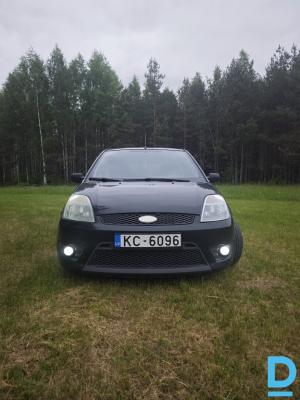Black Ford Fiesta 2005 in Riga, with an engine capacity of 1.60 L and mileage of 375 thousand km for 2300 €, photo 4 on AUTOMOTO.COM.LV