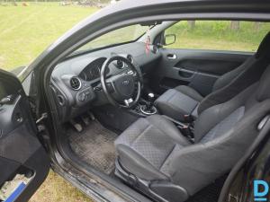 Black Ford Fiesta 2005 in Riga, with an engine capacity of 1.60 L and mileage of 375 thousand km for 2300 €, photo 11 on AUTOMOTO.COM.LV