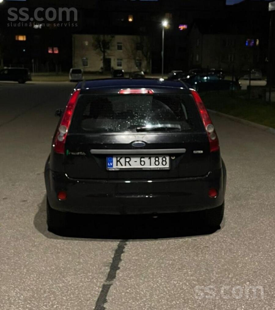 Melns Ford Fiesta 2006 Limbaži, ar dzinēja tilpumu 1.40 L un nobraukumu 310 tūkst. km par 1250 €, foto 2 vietnē AUTOMOTO.COM.LV