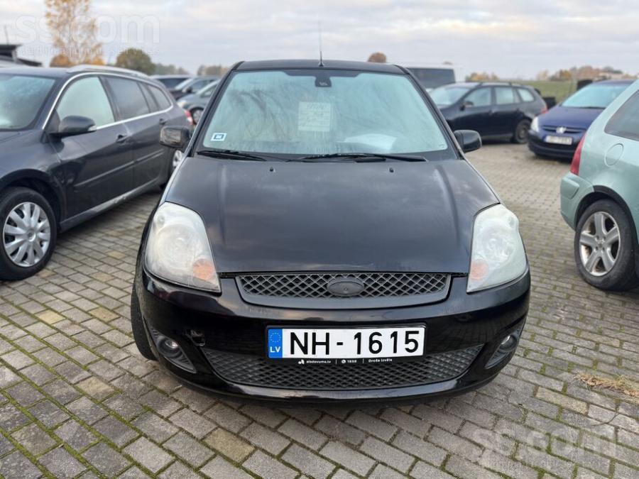 Melns Ford Fiesta 2007 Talsi, ar dzinēja tilpumu 1.40 L un nobraukumu 0 tūkst. km par 1570 €, foto 4 vietnē AUTOMOTO.COM.LV