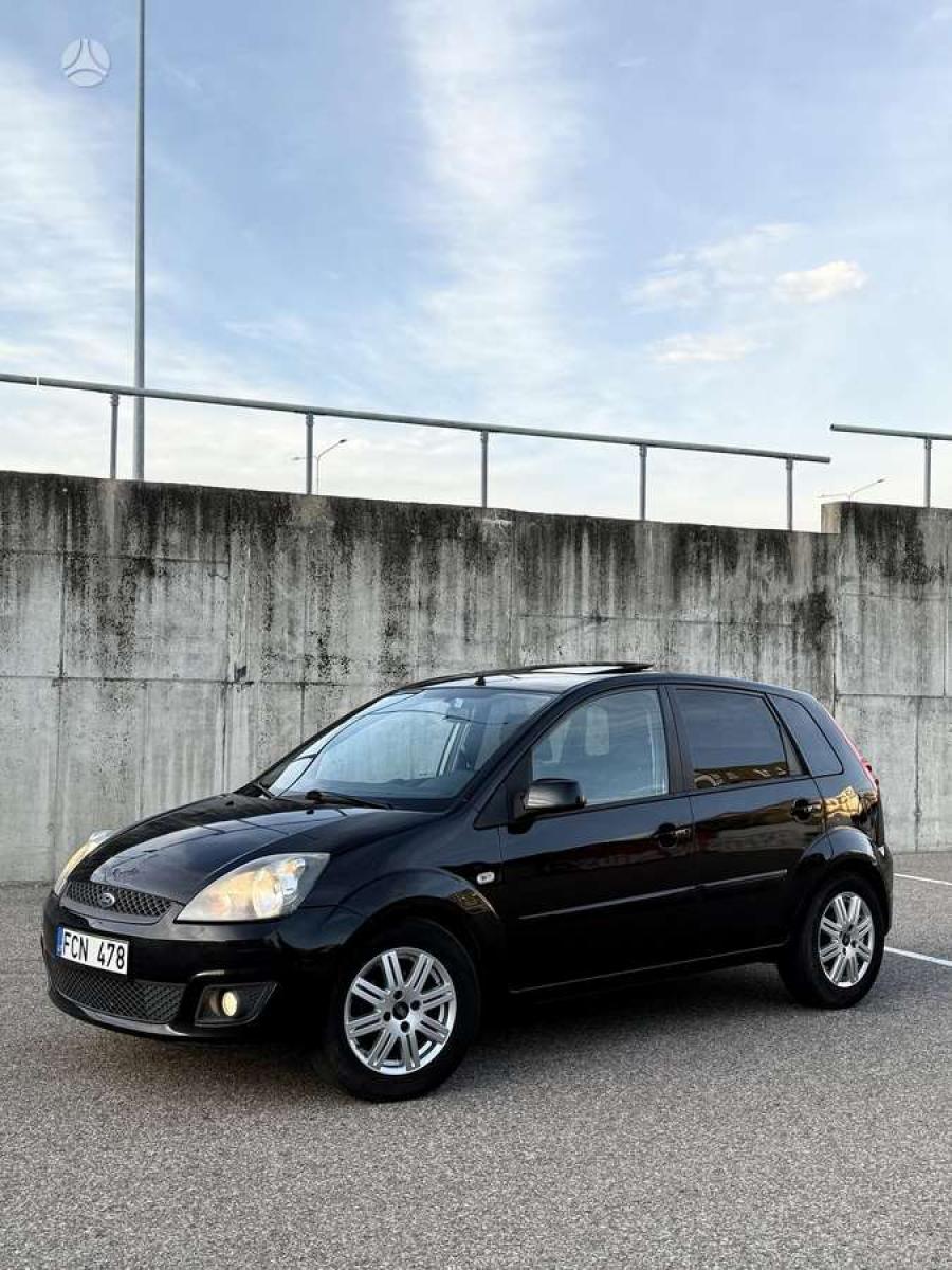 Melns Ford Fiesta 2007 Viļņa, ar dzinēja tilpumu 1.40 L un nobraukumu 147 tūkst. km par 1150 €, foto 3 vietnē AUTOMOTO.COM.LV