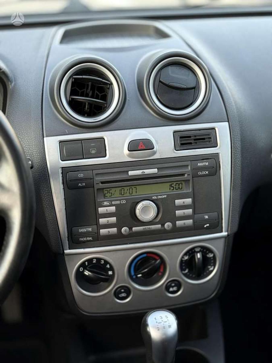 Melns Ford Fiesta 2007 Viļņa, ar dzinēja tilpumu 1.40 L un nobraukumu 147 tūkst. km par 1150 €, foto 13 vietnē AUTOMOTO.COM.LV