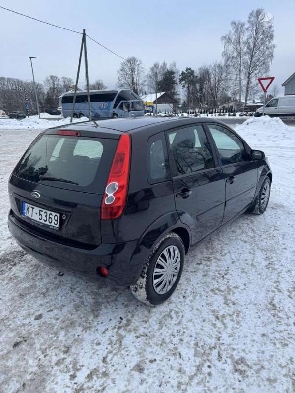 Black Ford Fiesta 2008 in Riga, with an engine capacity of 1.40 L and mileage of 121 thousand km for 1899 €, photo 4 on AUTOMOTO.COM.LV