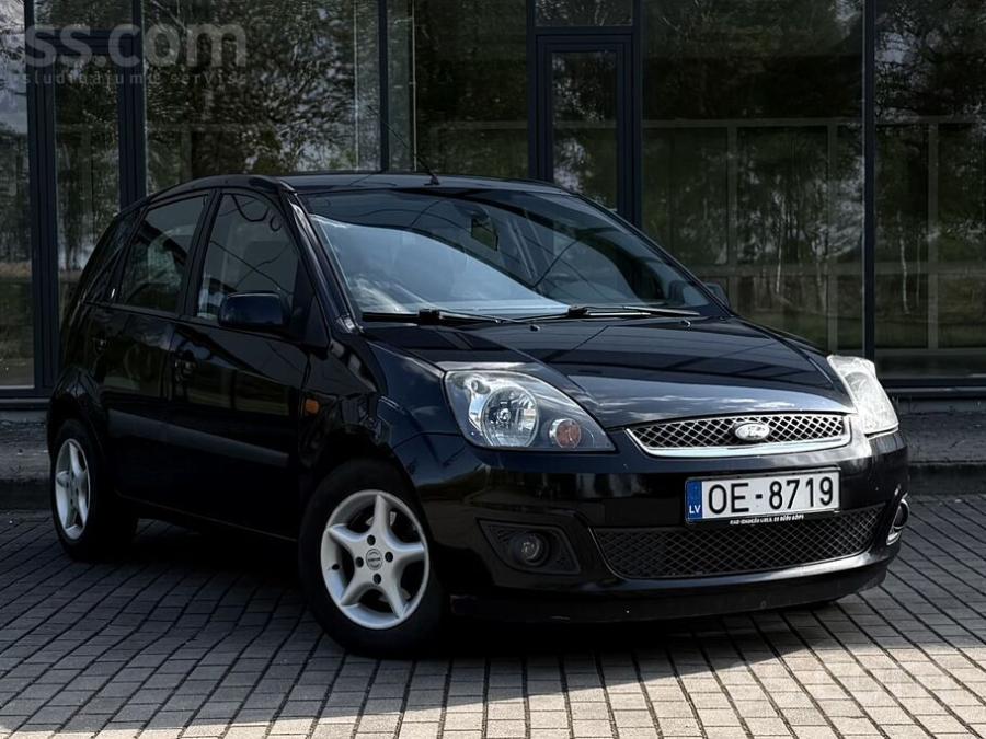 Melns Ford Fiesta 2008 Tukums, ar dzinēja tilpumu 1.40 L un nobraukumu 267 tūkst. km par 1600 €, foto 1 vietnē AUTOMOTO.COM.LV