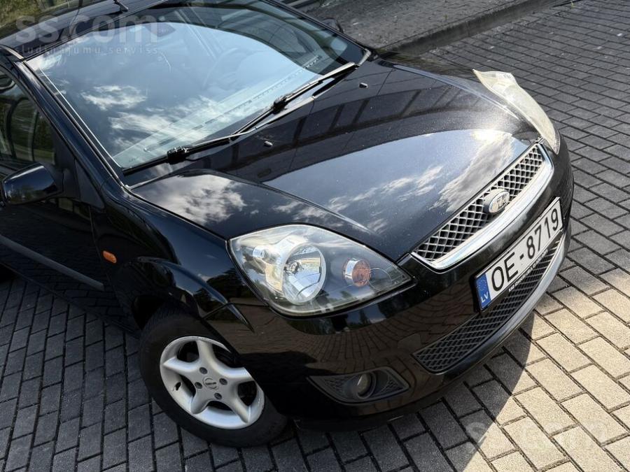 Melns Ford Fiesta 2008 Tukums, ar dzinēja tilpumu 1.40 L un nobraukumu 267 tūkst. km par 1600 €, foto 3 vietnē AUTOMOTO.COM.LV